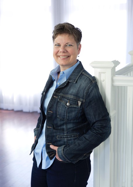 Bio – Dr. Catherine de Boer, RSW – The Landing